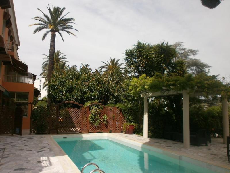 Anis Hotel, Nice, France. Book Anis Hotel online